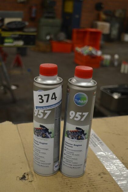 TUNAP 957 inwendige motorreiniger 2x | Belga Veilingen Auctions - Enchères
