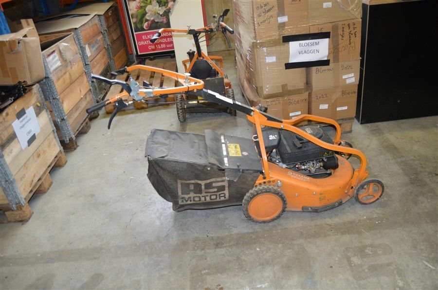 AS Motor maaier 2 takt met grasopvang | Belga Veilingen Auctions - Enchères