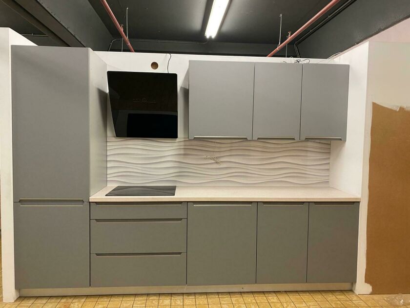 Keuken met inbouw toestellen (rouwkoop) | Belga Veilingen Auctions ...